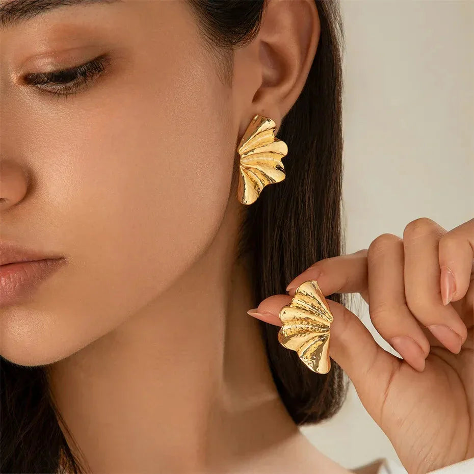 Stud Earrings – Maple Leaf Design in Sterling Silver – Silk Dream